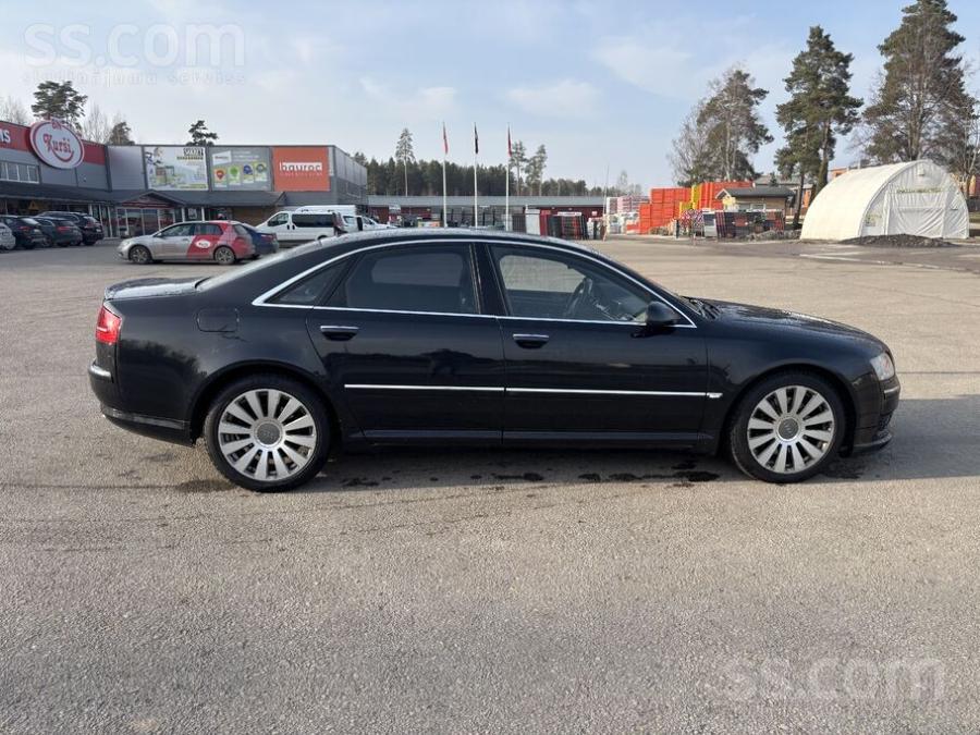 Melns Audi A8 2004 Valmiera, ar dzinēja tilpumu 4.00 L un nobraukumu 323 tūkst. km par 5200 €, foto 3 vietnē AUTOMOTO.COM.LV