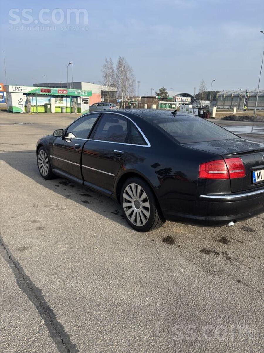Melns Audi A8 2004 Valmiera, ar dzinēja tilpumu 4.00 L un nobraukumu 323 tūkst. km par 5200 €, foto 6 vietnē AUTOMOTO.COM.LV