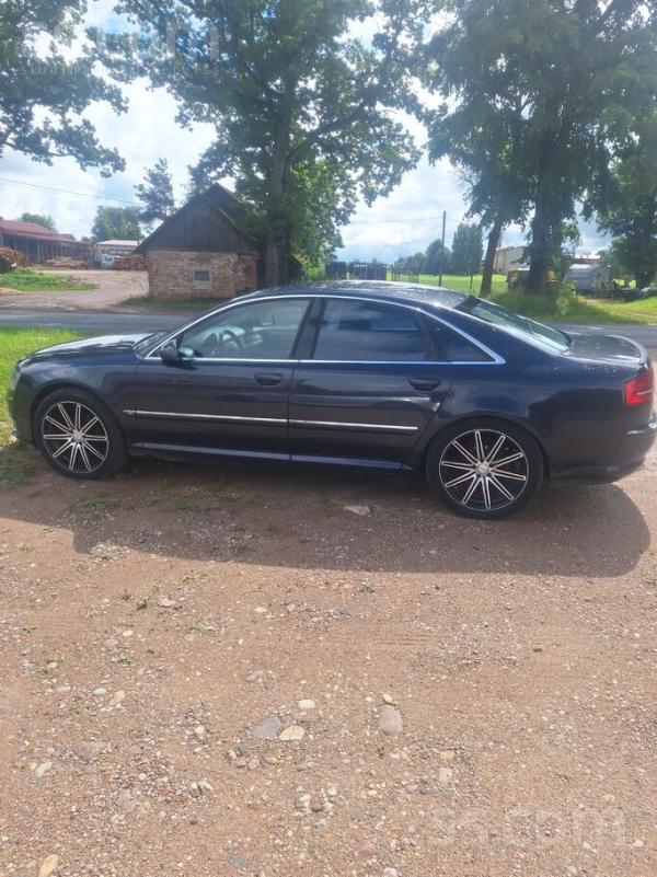 Black Audi A8 2004 in Valmiera, with an engine capacity of 3.00 L and mileage of 422 thousand km for 2666 €, photo 4 on AUTOMOTO.COM.LV