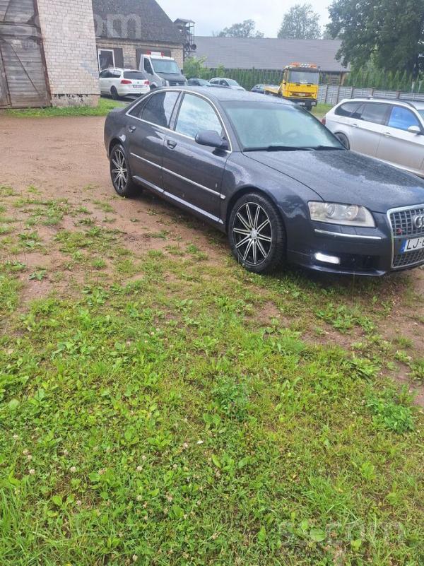 Black Audi A8 2004 in Valmiera, with an engine capacity of 3.00 L and mileage of 422 thousand km for 2666 €, photo 8 on AUTOMOTO.COM.LV