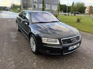 Black Audi A8 2004 in Vilnius, with an engine capacity of 3.94 L and mileage of 442 thousand km for 2999 €, photo 4 on AUTOMOTO.COM.LV