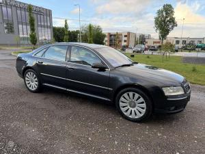 Black Audi A8 2004 in Vilnius, with an engine capacity of 3.94 L and mileage of 442 thousand km for 2999 €, photo 6 on AUTOMOTO.COM.LV