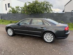 Black Audi A8 2004 in Vilnius, with an engine capacity of 3.94 L and mileage of 442 thousand km for 2999 €, photo 11 on AUTOMOTO.COM.LV