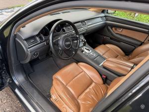 Black Audi A8 2004 in Vilnius, with an engine capacity of 3.94 L and mileage of 442 thousand km for 2999 €, photo 13 on AUTOMOTO.COM.LV