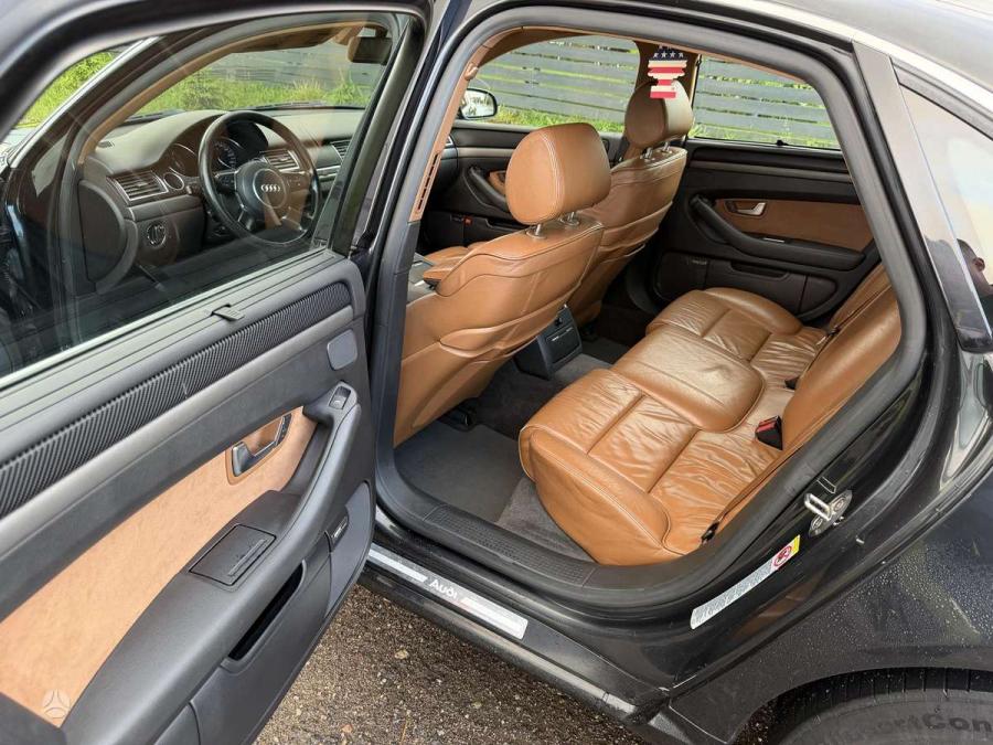 Black Audi A8 2004 in Vilnius, with an engine capacity of 3.94 L and mileage of 442 thousand km for 2999 €, photo 14 on AUTOMOTO.COM.LV