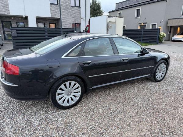 Audi A8 2004 Viļņa vietnē Melns Audi A8 2004 Viļņa, ar dzinēja tilpumu 3.94 L un nobraukumu 442 tūkst. km par 2850 €, foto 6 vietnē AUTOMOTO.COM.LV