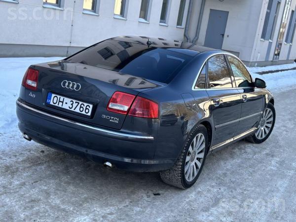 Black Audi A8 2005 in Jelgava, with an engine capacity of 3.00 L and mileage of 276 thousand km for 5490 €, photo 4 on AUTOMOTO.COM.LV