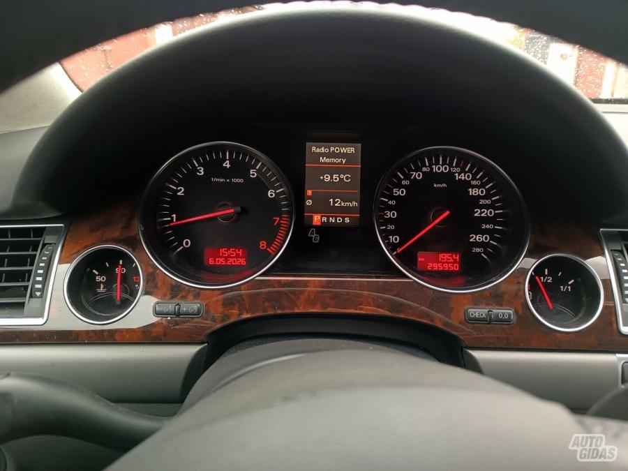 Черный Ауди А8 2005 в Шяуляй, объемом двигателя 3.20 л и пробегом 290 тыс. км за 3400 €, фото 16 на AUTOMOTO.COM.LV