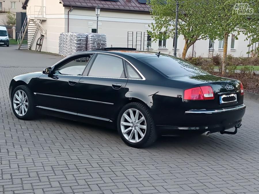 Black Audi A8 2005 in Siauliai, with an engine capacity of 3.20 L and mileage of 290 thousand km for 3300 €, photo 4 on AUTOMOTO.COM.LV