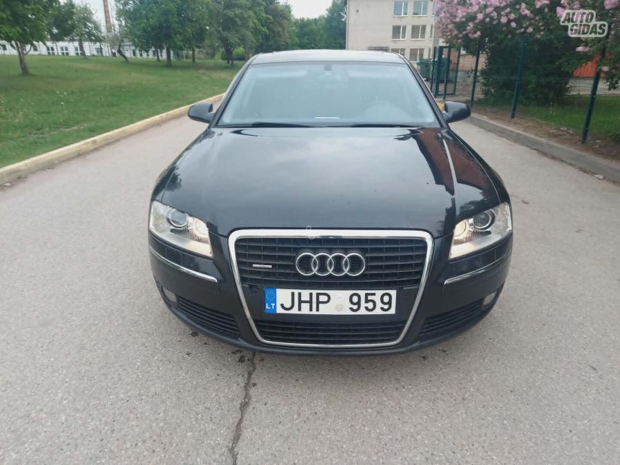 Black Audi A8 2005 in Ukmerge, with an engine capacity of 3.00 L and mileage of 285 thousand km for 4000 €, photo 3 on AUTOMOTO.COM.LV