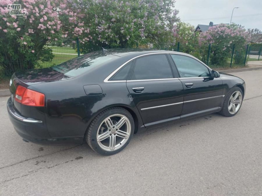 Black Audi A8 2005 in Ukmerge, with an engine capacity of 3.00 L and mileage of 285 thousand km for 4000 €, photo 5 on AUTOMOTO.COM.LV