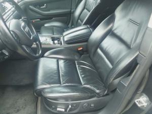 Black Audi A8 2005 in Ukmerge, with an engine capacity of 3.00 L and mileage of 285 thousand km for 4000 €, photo 9 on AUTOMOTO.COM.LV