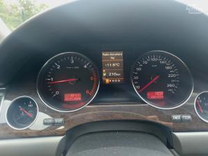 Black Audi A8 2005 in Ukmerge, with an engine capacity of 3.00 L and mileage of 285 thousand km for 4000 €, photo 11 on AUTOMOTO.COM.LV