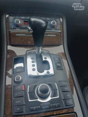 Black Audi A8 2005 in Ukmerge, with an engine capacity of 3.00 L and mileage of 285 thousand km for 4000 €, photo 13 on AUTOMOTO.COM.LV