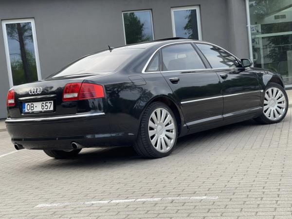 Black Audi A8 2005 in Riga, with an engine capacity of 4.20 L and mileage of 285 thousand km for 6650 €, photo 6 on AUTOMOTO.COM.LV