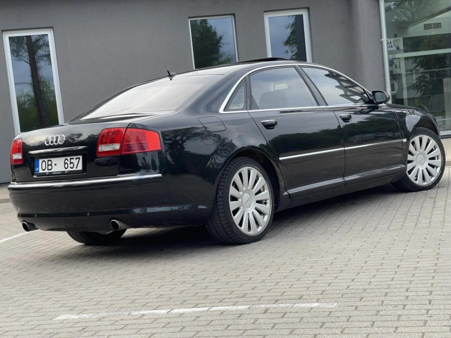 Black Audi A8 2005 in Riga, with an engine capacity of 4.20 L and mileage of 285 thousand km for 6650 €, photo 7 on AUTOMOTO.COM.LV
