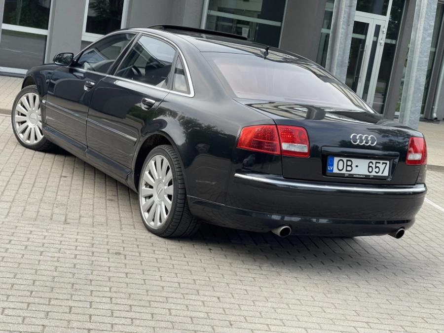Black Audi A8 2005 in Riga, with an engine capacity of 4.20 L and mileage of 285 thousand km for 6650 €, photo 9 on AUTOMOTO.COM.LV