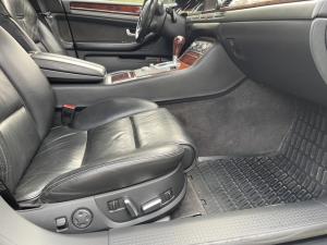 Black Audi A8 2005 in Riga, with an engine capacity of 4.20 L and mileage of 285 thousand km for 6650 €, photo 12 on AUTOMOTO.COM.LV
