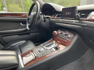 Black Audi A8 2005 in Riga, with an engine capacity of 4.20 L and mileage of 285 thousand km for 6650 €, photo 14 on AUTOMOTO.COM.LV
