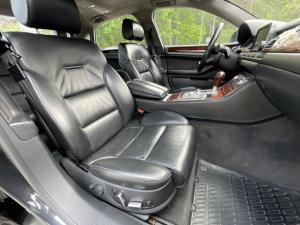 Black Audi A8 2005 in Riga, with an engine capacity of 4.20 L and mileage of 285 thousand km for 6650 €, photo 16 on AUTOMOTO.COM.LV
