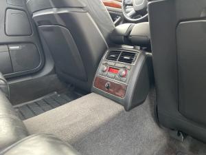 Black Audi A8 2005 in Riga, with an engine capacity of 4.20 L and mileage of 285 thousand km for 6650 €, photo 18 on AUTOMOTO.COM.LV