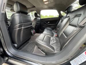 Black Audi A8 2005 in Riga, with an engine capacity of 4.20 L and mileage of 285 thousand km for 6650 €, photo 22 on AUTOMOTO.COM.LV
