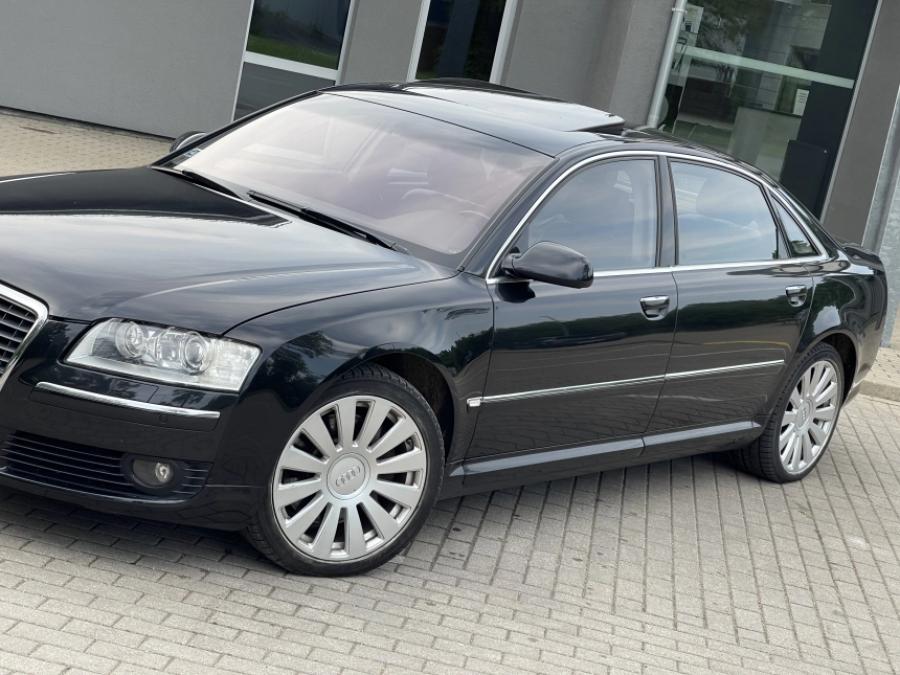 Black Audi A8 2005 in Riga, with an engine capacity of 4.20 L and mileage of 285 thousand km for 6650 €, photo 29 on AUTOMOTO.COM.LV