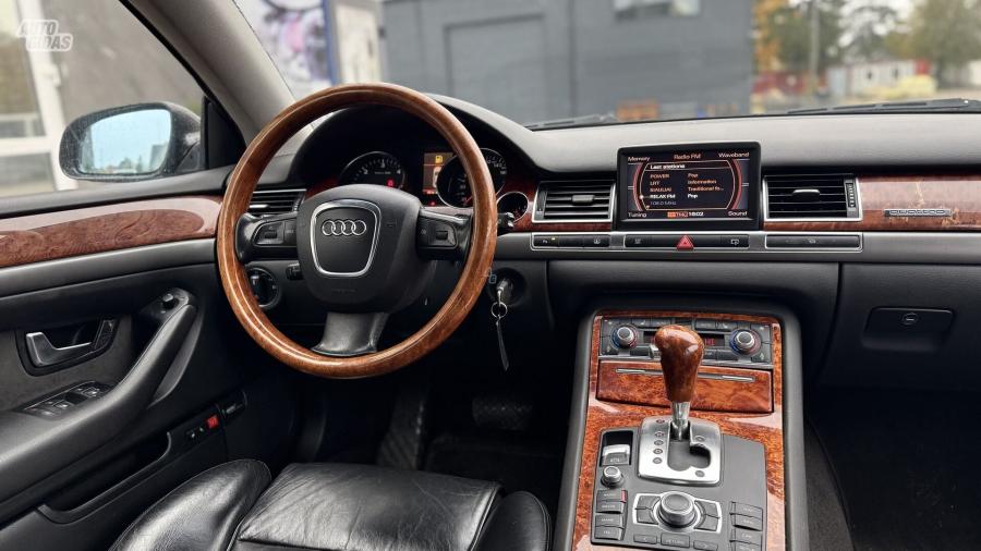Black Audi A8 2005 in Radviliskis, with an engine capacity of 3.00 L and mileage of 308 thousand km for 4150 €, photo 11 on AUTOMOTO.COM.LV