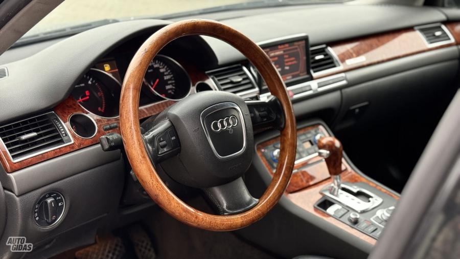 Black Audi A8 2005 in Radviliskis, with an engine capacity of 3.00 L and mileage of 308 thousand km for 4150 €, photo 13 on AUTOMOTO.COM.LV
