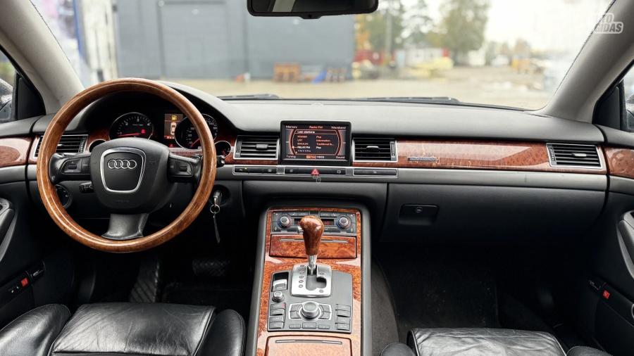 Black Audi A8 2005 in Radviliskis, with an engine capacity of 3.00 L and mileage of 308 thousand km for 4150 €, photo 14 on AUTOMOTO.COM.LV