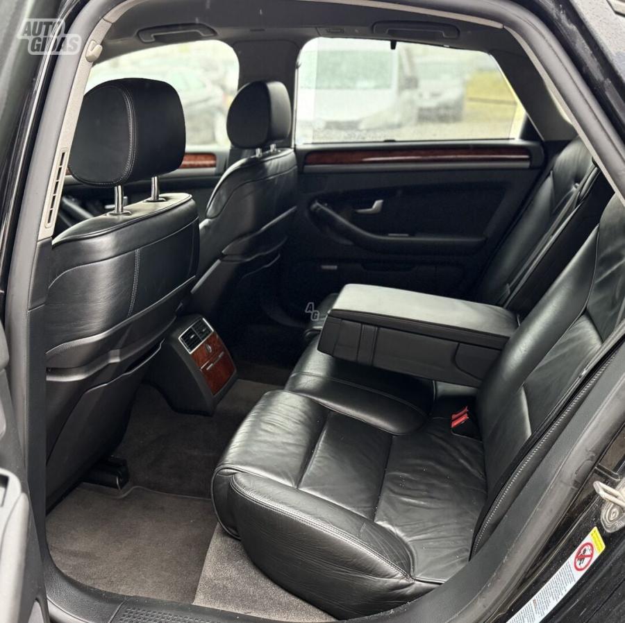 Black Audi A8 2005 in Radviliskis, with an engine capacity of 3.00 L and mileage of 308 thousand km for 4150 €, photo 25 on AUTOMOTO.COM.LV