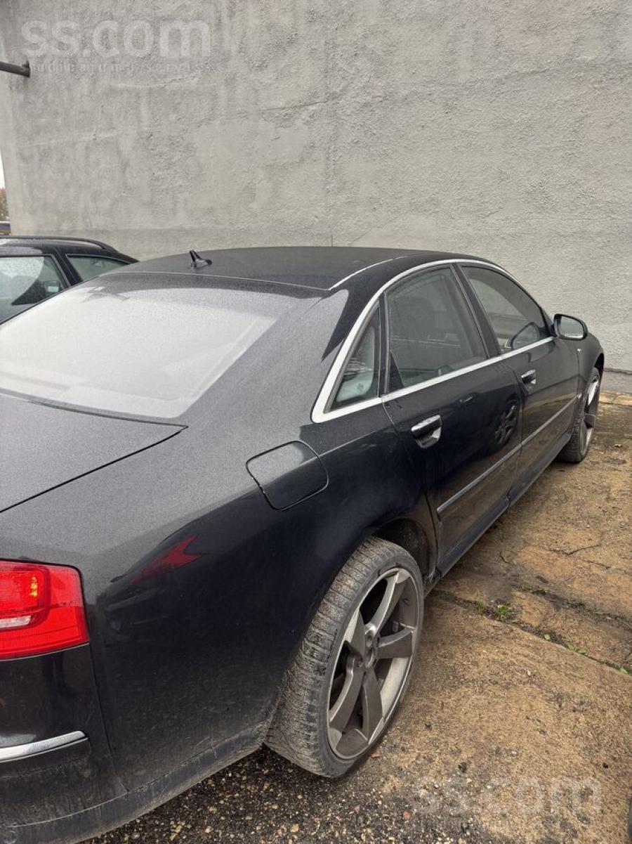 Black Audi A8 2006 in Cesis, with an engine capacity of 4.20 L and mileage of 309 thousand km for 4500 €, photo 2 on AUTOMOTO.COM.LV
