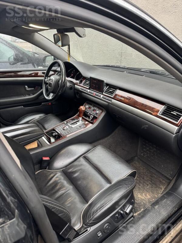 Black Audi A8 2006 in Cesis, with an engine capacity of 4.20 L and mileage of 309 thousand km for 4500 €, photo 3 on AUTOMOTO.COM.LV
