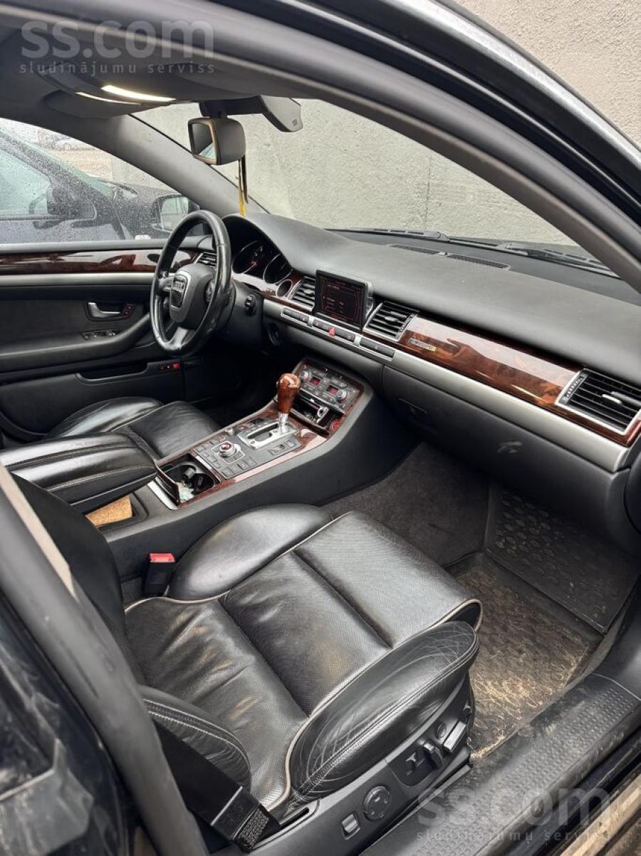 Black Audi A8 2006 in Cesis, with an engine capacity of 4.20 L and mileage of 309 thousand km for 4500 €, photo 3 on AUTOMOTO.COM.LV