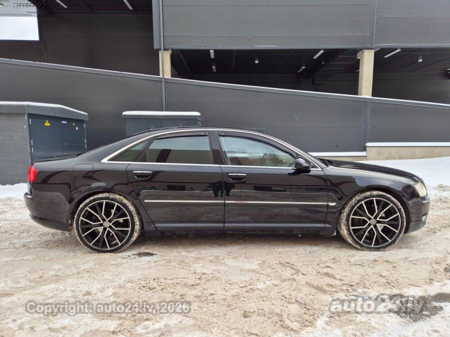 Black Audi A8 2006 in Tallinn, with an engine capacity of 4.10 L and mileage of 360 thousand km for 5990 €, photo 8 on AUTOMOTO.COM.LV