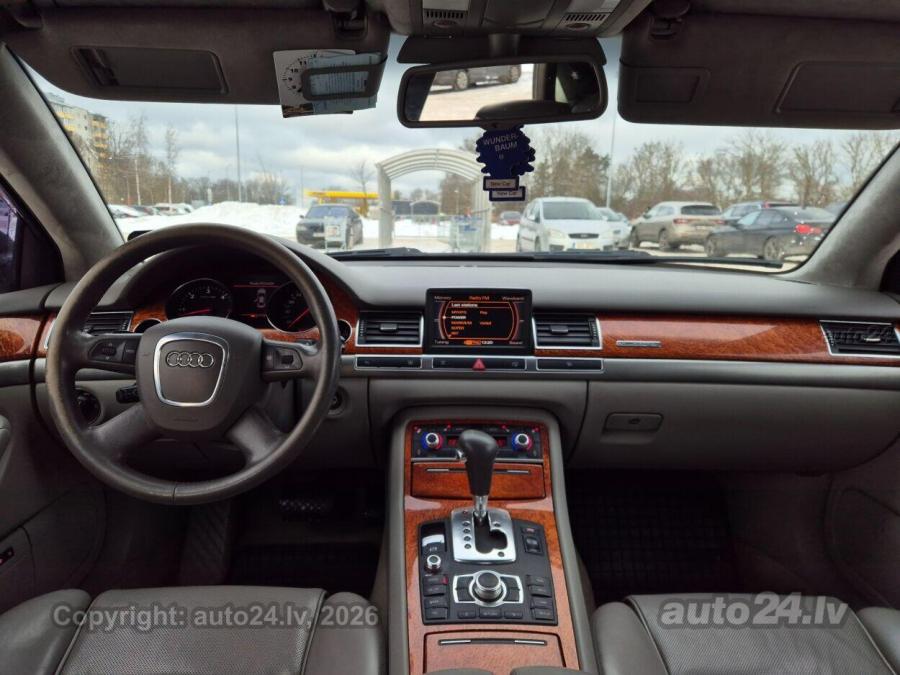 Black Audi A8 2006 in Tallinn, with an engine capacity of 4.10 L and mileage of 360 thousand km for 5990 €, photo 11 on AUTOMOTO.COM.LV