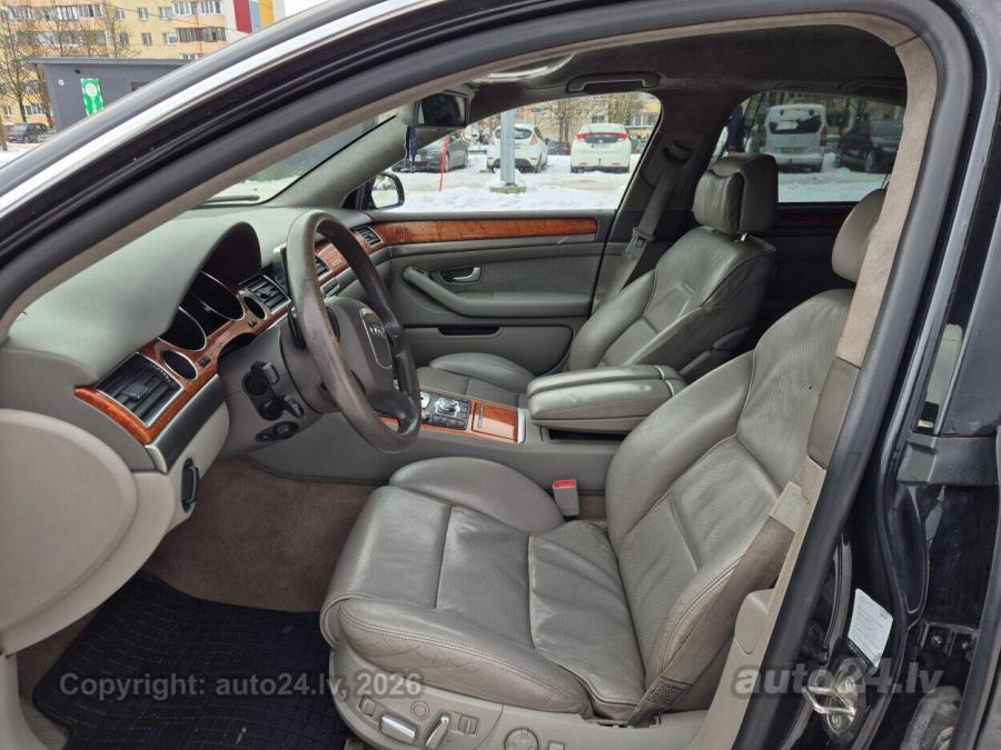 Black Audi A8 2006 in Tallinn, with an engine capacity of 4.10 L and mileage of 360 thousand km for 5990 €, photo 12 on AUTOMOTO.COM.LV