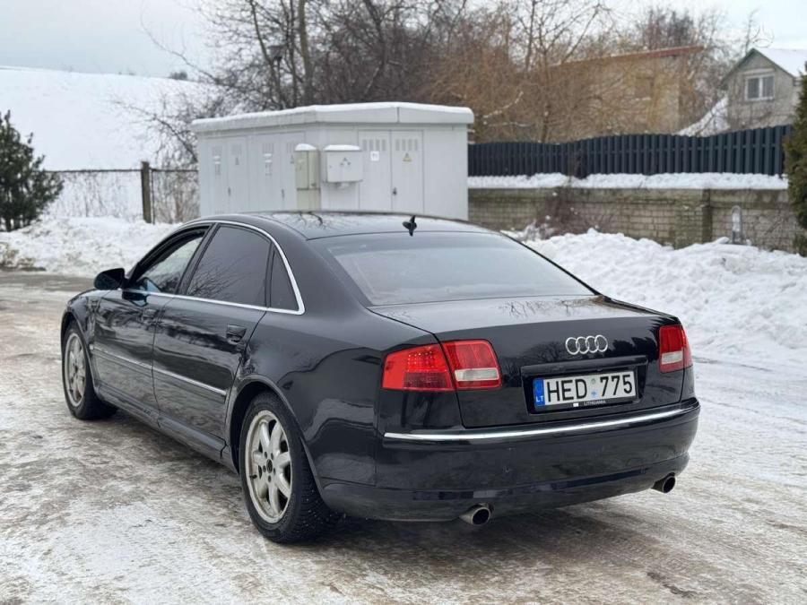 Black Audi A8 2006 in Klaipeda, with an engine capacity of 4.20 L and mileage of 303 thousand km for 4450 €, photo 5 on AUTOMOTO.COM.LV