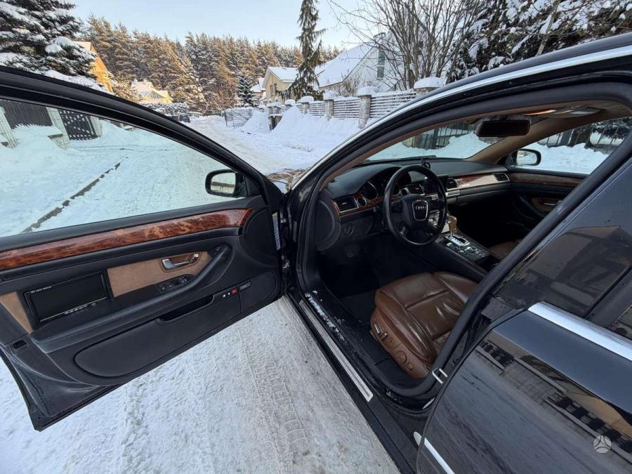 Black Audi A8 2006 in Vilnius, with an engine capacity of 4.17 L and mileage of 256 thousand km for 3650 €, photo 12 on AUTOMOTO.COM.LV