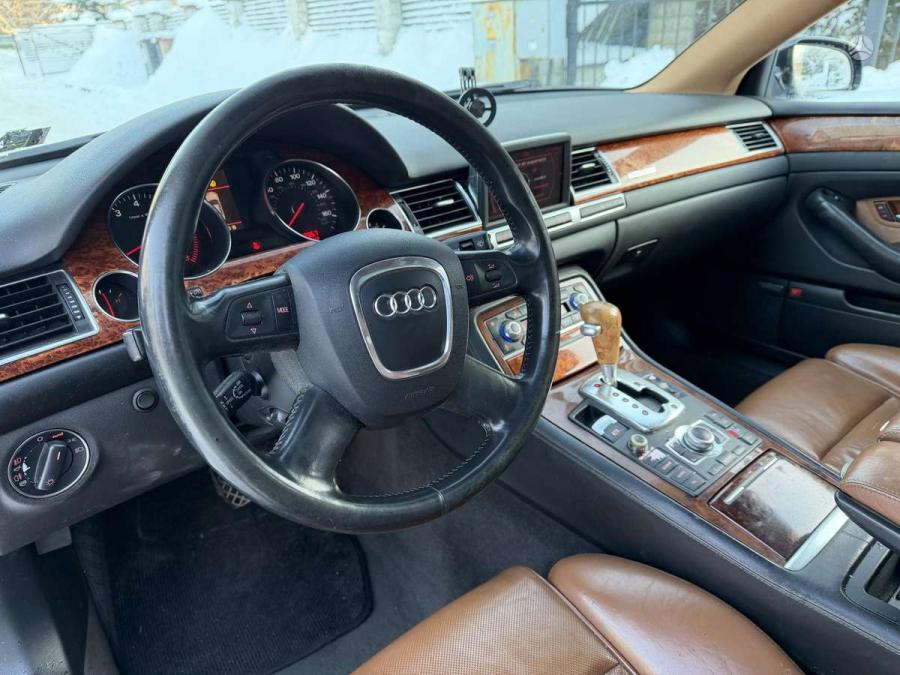 Melns Audi A8 2006 Viļņa, ar dzinēja tilpumu 4.17 L un nobraukumu 266 tūkst. km par 3600 €, foto 15 vietnē AUTOMOTO.COM.LV
