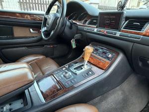 Melns Audi A8 2006 Viļņa, ar dzinēja tilpumu 4.17 L un nobraukumu 266 tūkst. km par 3600 €, foto 20 vietnē AUTOMOTO.COM.LV