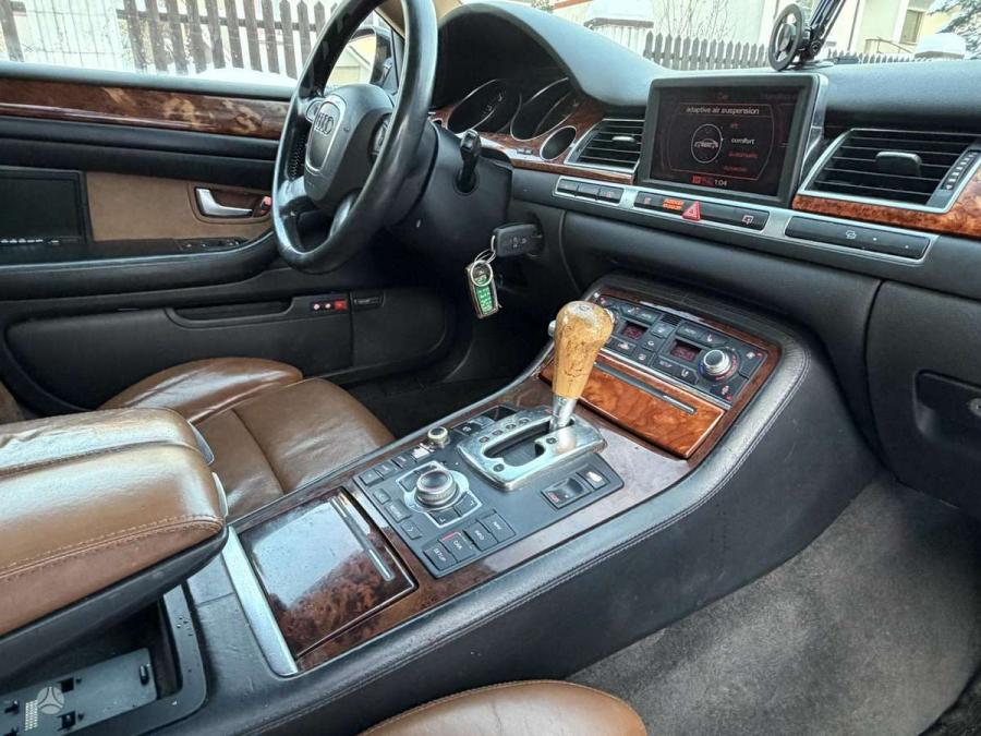 Melns Audi A8 2006 Viļņa, ar dzinēja tilpumu 4.17 L un nobraukumu 266 tūkst. km par 3600 €, foto 20 vietnē AUTOMOTO.COM.LV