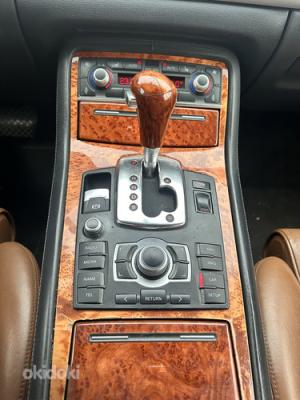 Black Audi A8 2006 in Rapla, with an engine capacity of 4.20 L and mileage of 422 thousand km for 3800 €, photo 8 on AUTOMOTO.COM.LV