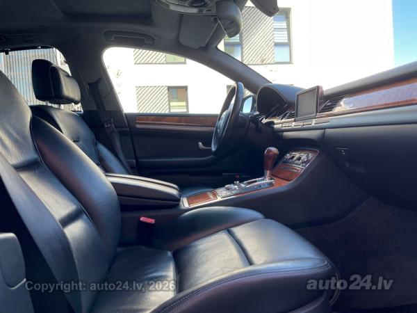 Черный Ауди А8 2006 в Тарту, объемом двигателя 4.20 л и пробегом 370 тыс. км за 4990 €, фото 7 на AUTOMOTO.COM.LV