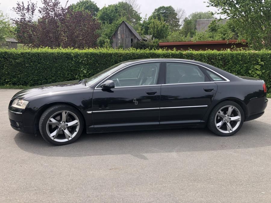 Black Audi A8 2006 in Klaipeda, with an engine capacity of 3.00 L and mileage of 412 thousand km for 3200 €, photo 1 on AUTOMOTO.COM.LV