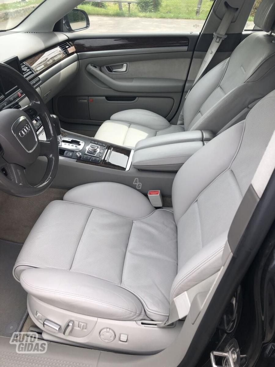 Black Audi A8 2006 in Klaipeda, with an engine capacity of 3.00 L and mileage of 412 thousand km for 3200 €, photo 4 on AUTOMOTO.COM.LV