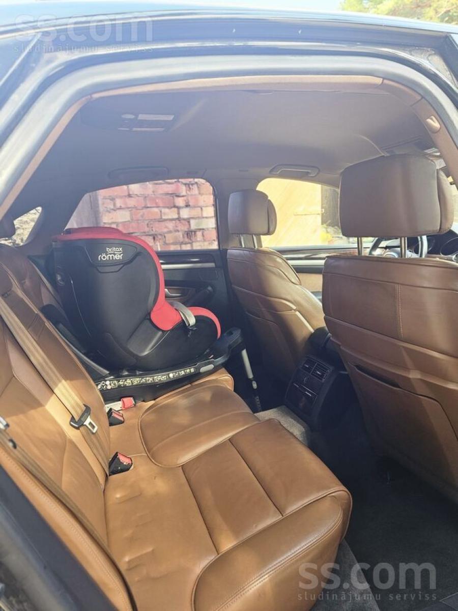 Black Audi A8 2006 in Ogre, with an engine capacity of 3.00 L and mileage of 321 thousand km for 6000 €, photo 11 on AUTOMOTO.COM.LV