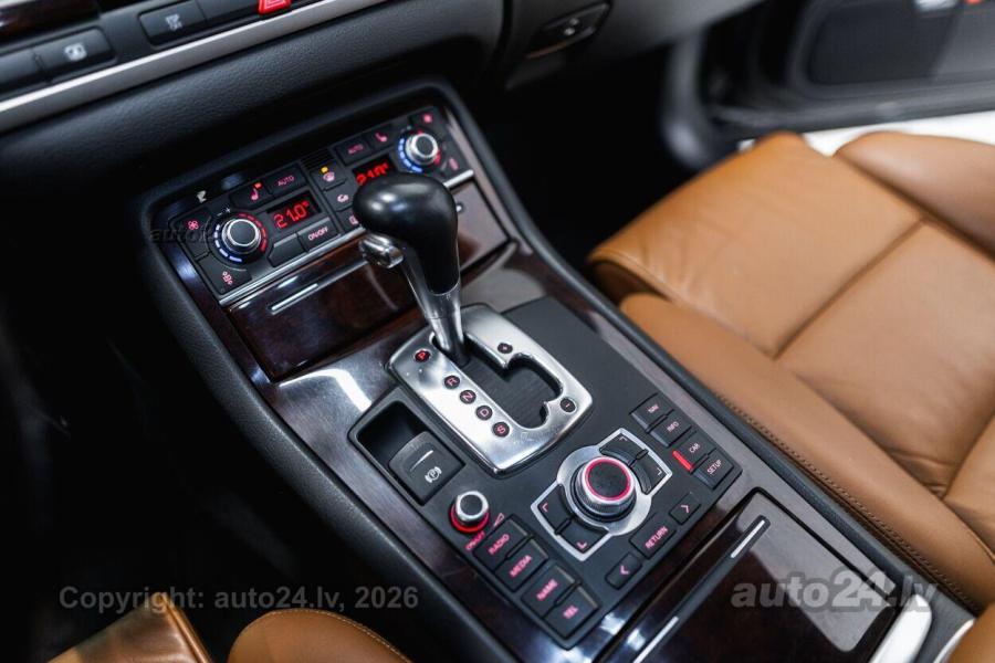 Melns Audi A8 2007 Tallina, ar dzinēja tilpumu 3.00 L un nobraukumu 362 tūkst. km par 6500 €, foto 25 vietnē AUTOMOTO.COM.LV