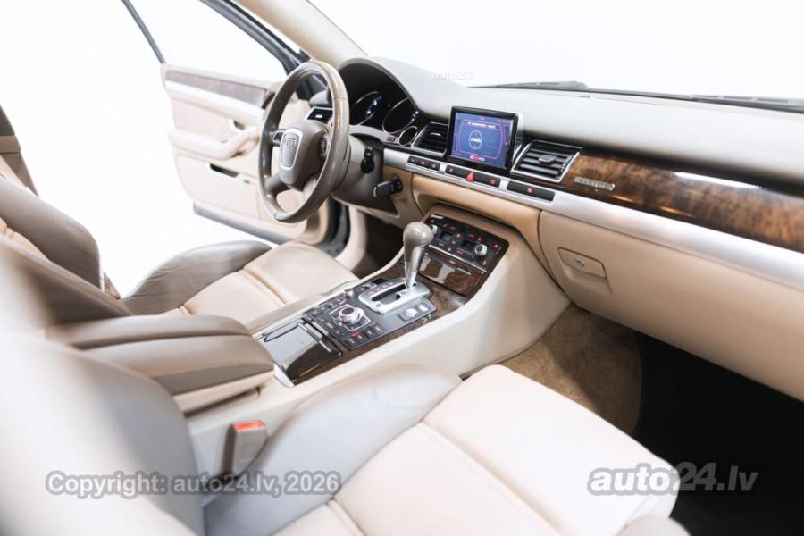 Melns Audi A8 2007 Tallina, ar dzinēja tilpumu 3.00 L un nobraukumu 250 tūkst. km par 7990 €, foto 17 vietnē AUTOMOTO.COM.LV