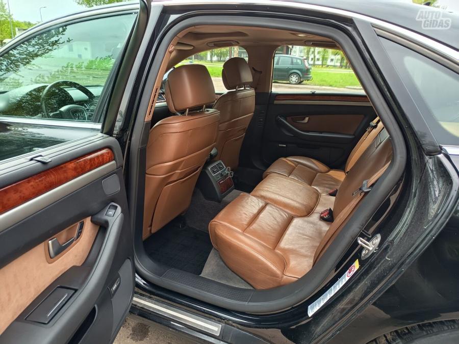 Black Audi A8 2007 in Naujoji Akmene, with an engine capacity of 4.20 L and mileage of 350 thousand km for 3500 €, photo 11 on AUTOMOTO.COM.LV